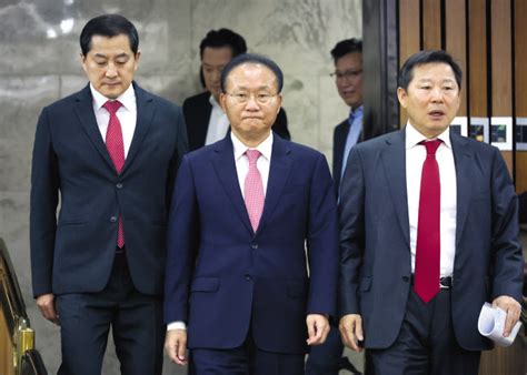 책임” “쇄신” “단합”혼돈의 與 헤럴드경제