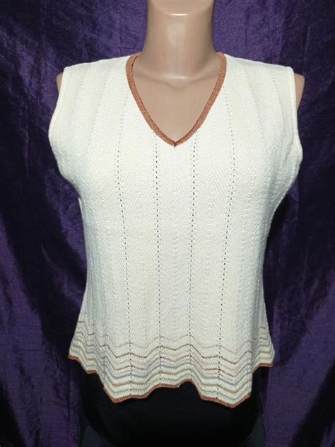 Жилетка жіноча — ціна 123 грн у каталозі Жилети Купити жіночі речі за доступною ціною на Шафі