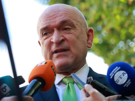 Главчев Днес или утре ще бъде разчетена т нар черна кутия на падналия самолет България