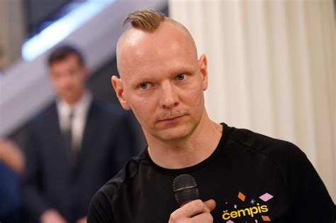 Latvijas Tv Seju Skārusi Smaga Slimība Nralv