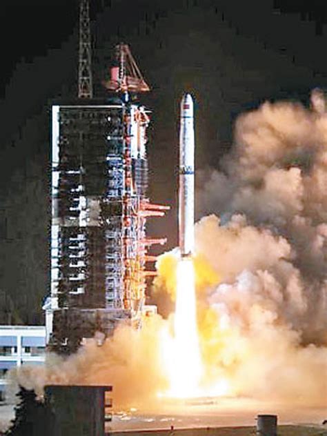 鵲橋號衞星進軌道 備探月球背面 東方日報