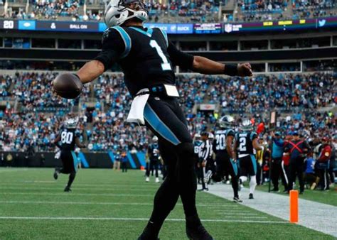 Hes Just Hall Of Very Good Nfl Twitter Dismisses The Idea Of Ex