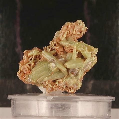 Pyromorphite Specimens For Sale Buy Uk Minerals Online Lead Ore