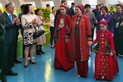 李若弘授予塞尔维亚第一夫人和平大使勋章北京国际和平文化基金会