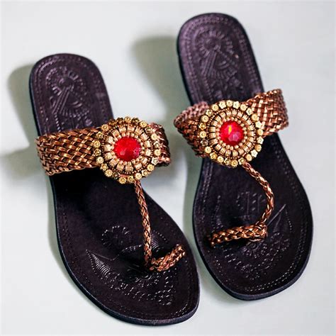 Latest Kolhapuri Chappal Designs For Girls 2013 ~ Wallpapers Pictures