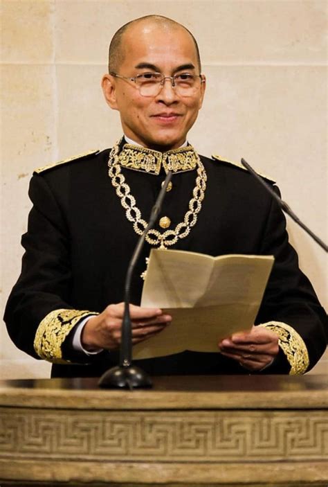 ព្រះករុណា ព្រះបាទ សម្តេចព្រះបរមនាថ នរោត្តម សីហមុនី ព្រះមហាក្សត្រនៃកម្ពុជា បានប្រោសព្រះរាជទាន