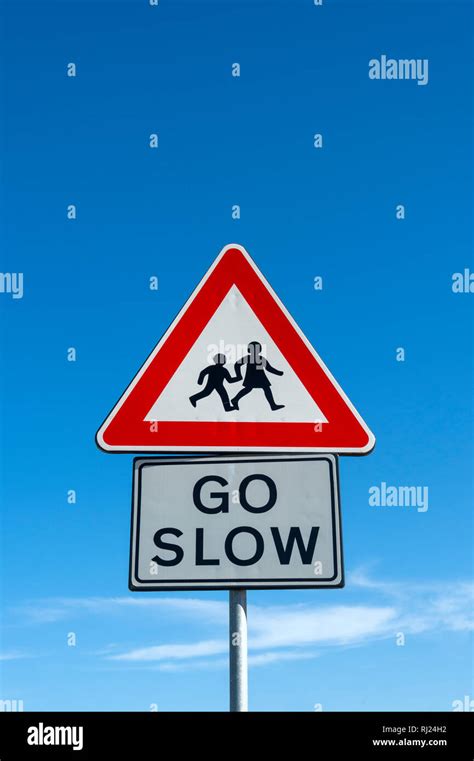 Go Slow Sign Icon Png And Svg Vector Free Download 53 Off