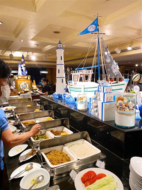 บุฟเฟ่ต์นานาชาติสุดคุ้ม แถมฟรีกุ้งมังกรด้วย หัวละ 999 เอง 🔥🔥 แกลเลอรีที่โพสต์โดย กินกันเถอะ