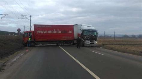 UPDATE FOTO VIDEO Accident rutier pe şoseaua de centură a municipiului Alba Iulia Un bărbat a