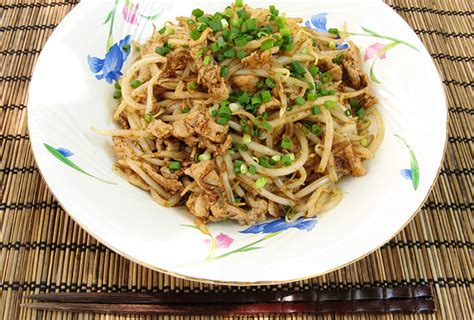 15分で簡単スパイスおかず！もやしと豚バラ肉のカレー炒め ｜第3世界ショップ｜こだわりの食品レシピ