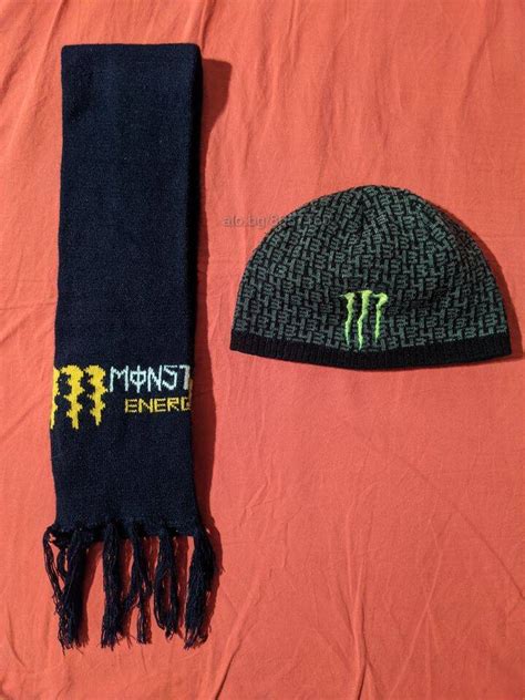 Шапка и шал Monster Монстър комплект Аксесоари София Продавам комплект Шапка и шал на