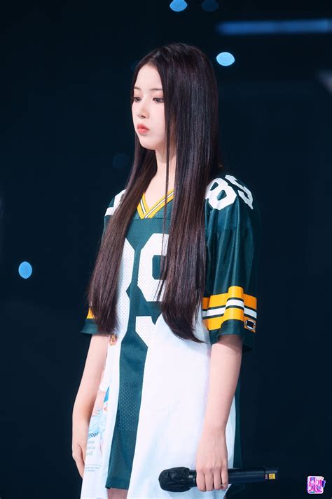 220925 Nmixx Jiwoo Cool Your Rainbow At Inkigayo Kpopping