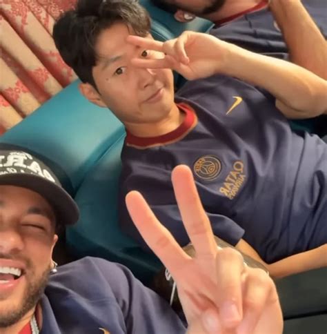 Coreano Amigo De Neymar No Psg Lee Kang In Tenta Evitar Serviço