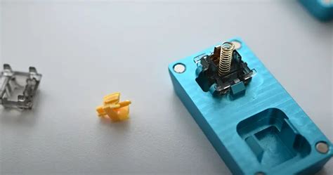 Brass Vs Aluminum Plate Keyboard Whats The Difference Metalprofy