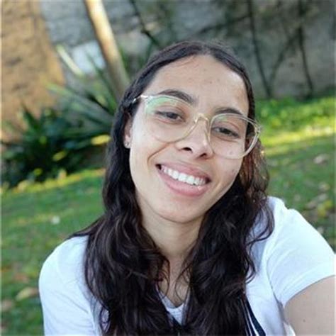 Professora De Reforço Escolar Com Experiência Na Área Karina