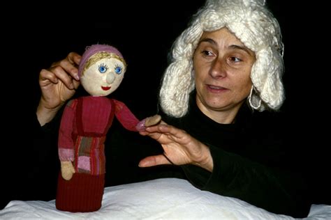 Frau Holle August Theater