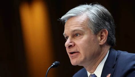 Очільник ФБР попередив про численні червоні сигнали загроз для США Європейська правда