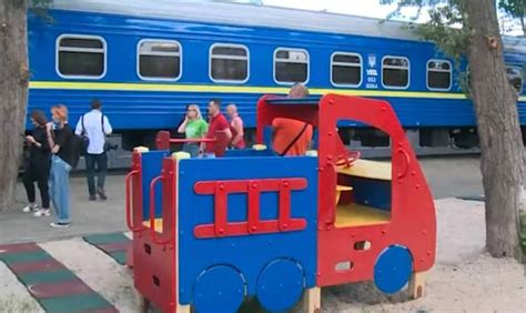 Залізничні вагони стали прихистком для українців на Київщині ВІДЕО