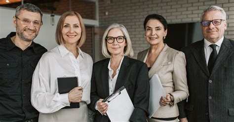 Psychology Says Working Class People And Wealthy People Define Success In These 8