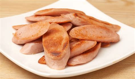 魚肉ソーセージはダイエット向き？カロリーや効果・食べ方などを紹介 ｜ からだにいいこと