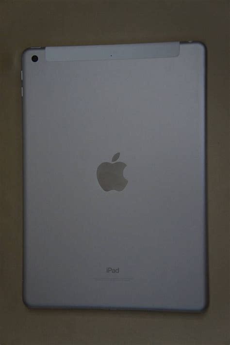 Yahooオークション Ipad 5世代 A1823 32g（ 付属品 なし）