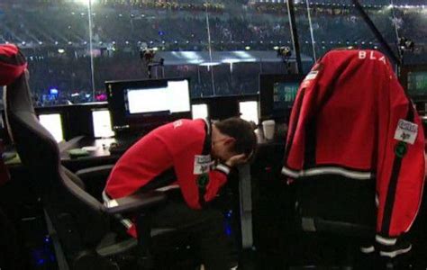 Faker 输了比赛连哭都是借口 比赛中faker最怀念的是uzi吧