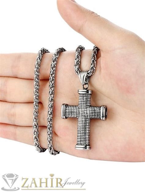 Впечатляващ стоманен кръст 5 см с красива гравирока на стоманена верижка 60 см широка 0 4 см