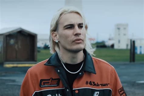 Chi è Il Tre Il Rapper Dalla Serie “real Talk” A Sanremo Con “fragili