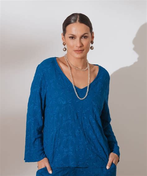 Blusa Reta Decote V Manga 7 8 Viscose Manoock Moda Feminina