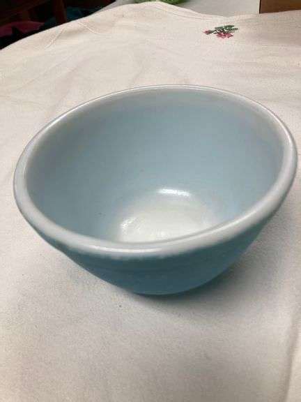 Pyrex 1 Quart Blue Bowl Integrity Auctioneers