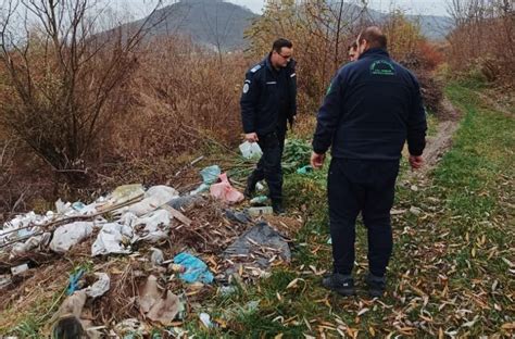VIDEO Pedeapsa unui ploieștean care arunca gunoaie pe marginea