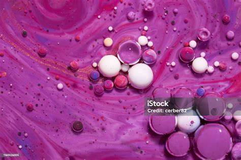 五顏六色的丙烯酸氣泡抽象油墨設計範本混合紋理背景液體顏色背景壁紙圖案油海報 設計範本流體藝術 照片檔及更多 丙稀畫 照片 Istock