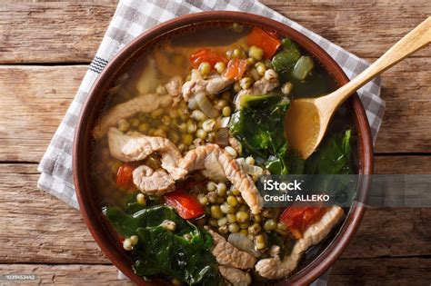 필리핀 녹두 수프 그릇에 돼지고기 근접 촬영을 최고 수평 뷰 0명에 대한 스톡 사진 및 기타 이미지 0명 건강한 식생활 고기 Istock