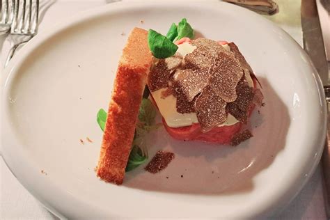 La Battuta Di Fassona Al Penacio Un Capolavoro Con Cuore Di Tartufo