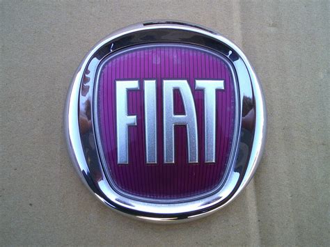 Yahooオークション フィアット500 Fiat 312 リア エンブレム オー