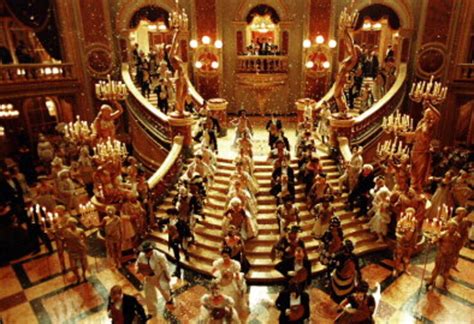 不朽の名作『オペラ座の怪人』あらすじ紹介 映画のみどころや楽曲を徹底解説 映画ひとっとび