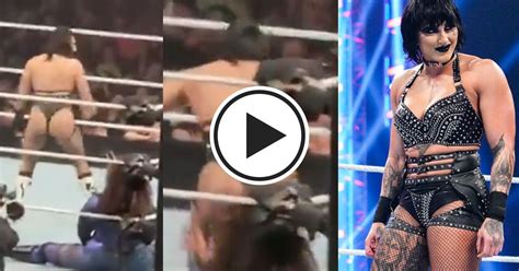Rhea Ripley Performs Rikishis Trademark Stink Face On Nia Jax