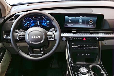 限量100台升級上市 Kia Carnival Space Edition特仕版 Yahoo奇摩汽車機車