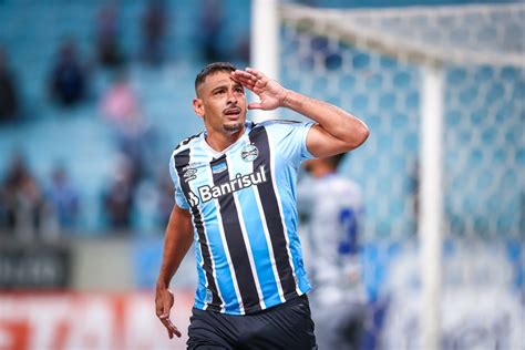 No Sacrifício Diego Souza Encerra Jejum No Grêmio E Fica Perto De