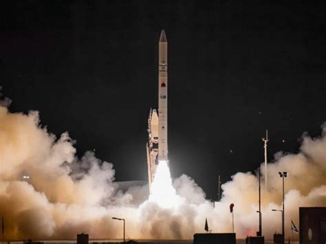 New Discoveries From Rosetta Put Comet 67p In Focus Spaceflight Now