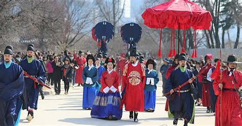 왕과 왕비의 봄산책