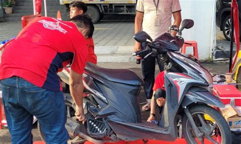 Tidak Bikin Kantong Jebol Ini Manfaat Ganti Oli Sepeda Motor Secara