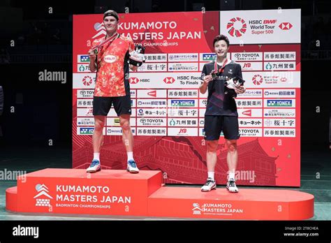 Kumamoto Japan 19th Nov 2023 L R Viktor Axelsen DEN Shi Yu Qi