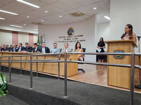 Gisela Cardoso participa da posse de novos promotores do MPMT Notícia