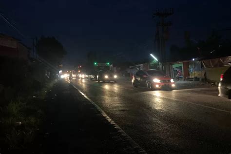 Kemacetan Di Padalarang Bandung Barat Imbas One Way Tol Jakarta