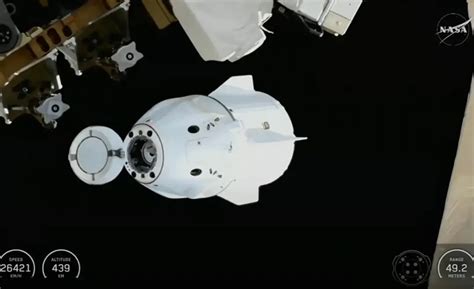 宇航员出问题,飞船紧急返航:经受1000多℃高温灼烧后,溅落大海 宇航员出问题,飞船紧急返航:经受1000多℃高温灼烧后,溅落大海
