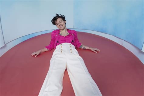 ワン・ダイレクションのハリー・スタイルズ、来たる新作より新曲“adore You”が公開 Nme Japan