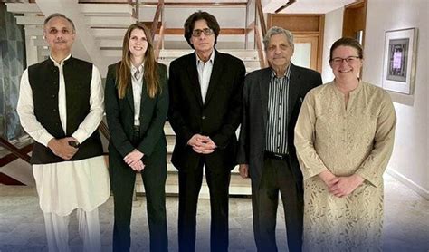 پی ٹی آئی رہنماؤں کی برطانوی ہائی کمشنر جین میریٹ سے ملاقات
