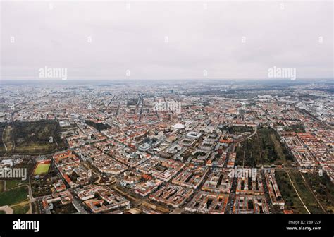Luftbild Ddr Plattenbau In Berlin Stockfotografie Alamy