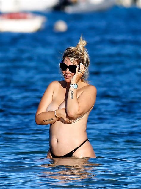 Wanda Nara Se Animó Al Topless Durante Sus Vacaciones En Ibiza Infobae